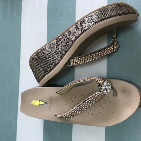 Volatile | Shoes | Volatile Sandals | Poshmark